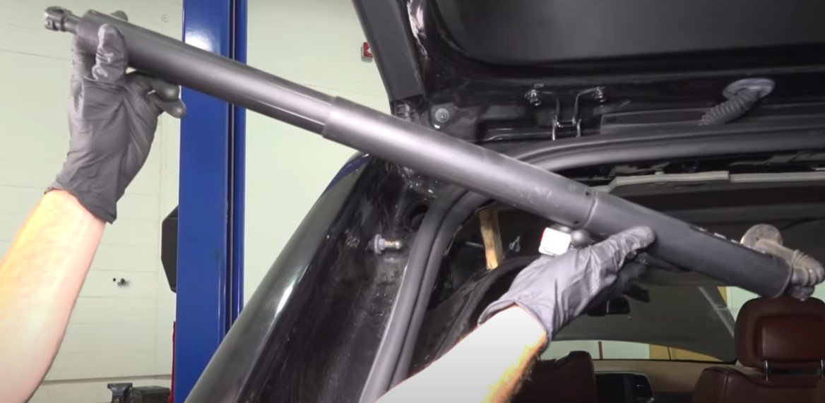 The 7 Most Common Jeep Grand Cherokee Power Liftgate Problems [With ...